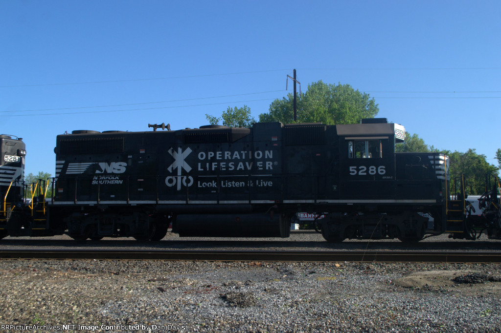 NS GP38-2 5286
